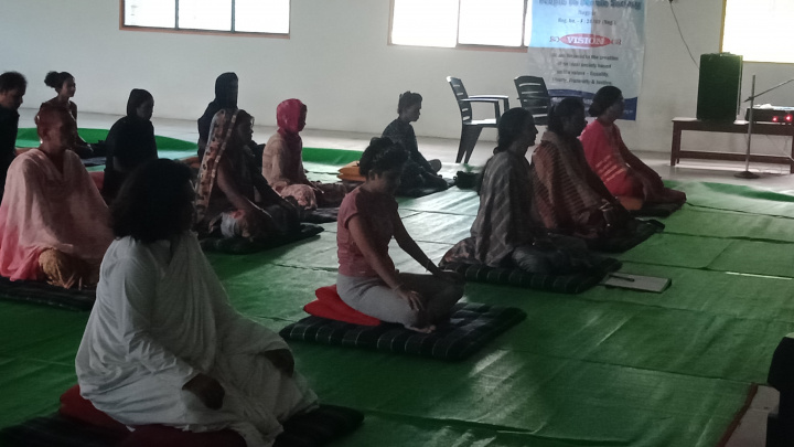 Second Retreat for the Transgender Community Led by Amoghasiddhi | People to People, Nagpur ...
